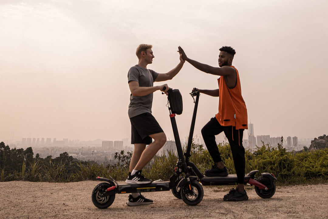 Powerful Performances Of The M2/R3 Electric Scooter | Circooter